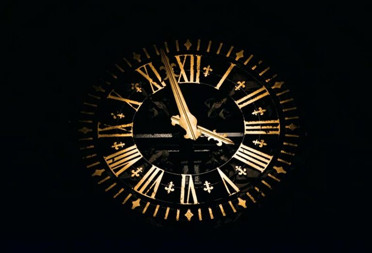 3 Ways Expository Preaching Helps With Time Management - Church Replanting